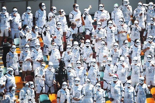 India vs Australia: Fans Dressed as Stormtroopers at The Gabba Take the ...
