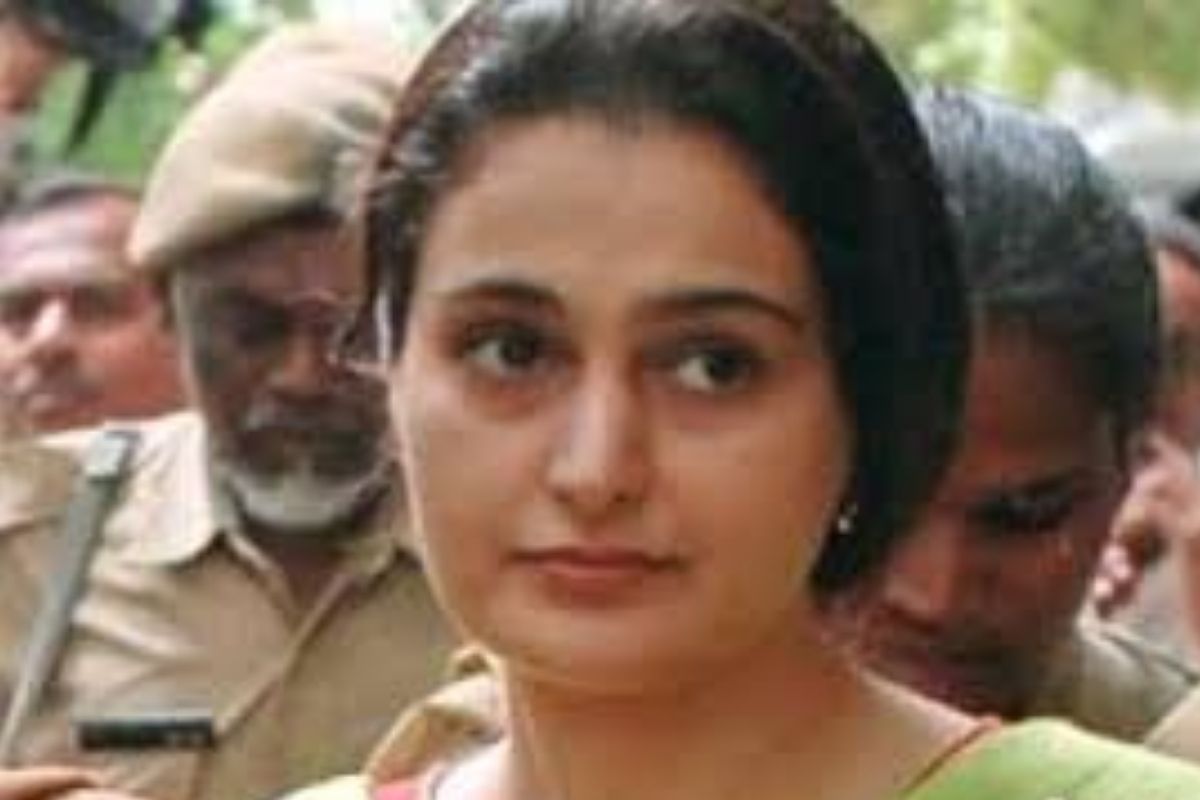 Monica Bedi Turns 46: A Look Back At Her Relationship With Abu Salem ...