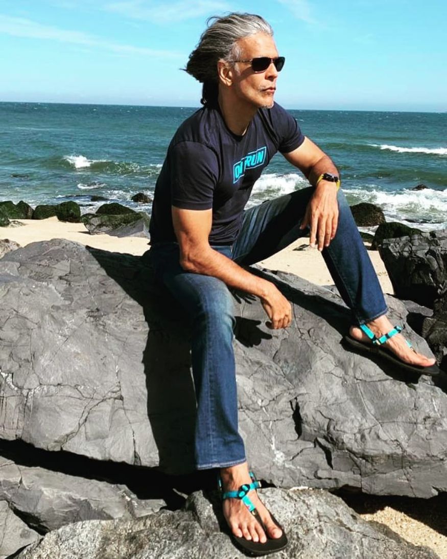 Milind Soman Doesn't Seem to Have Aged At All - News18