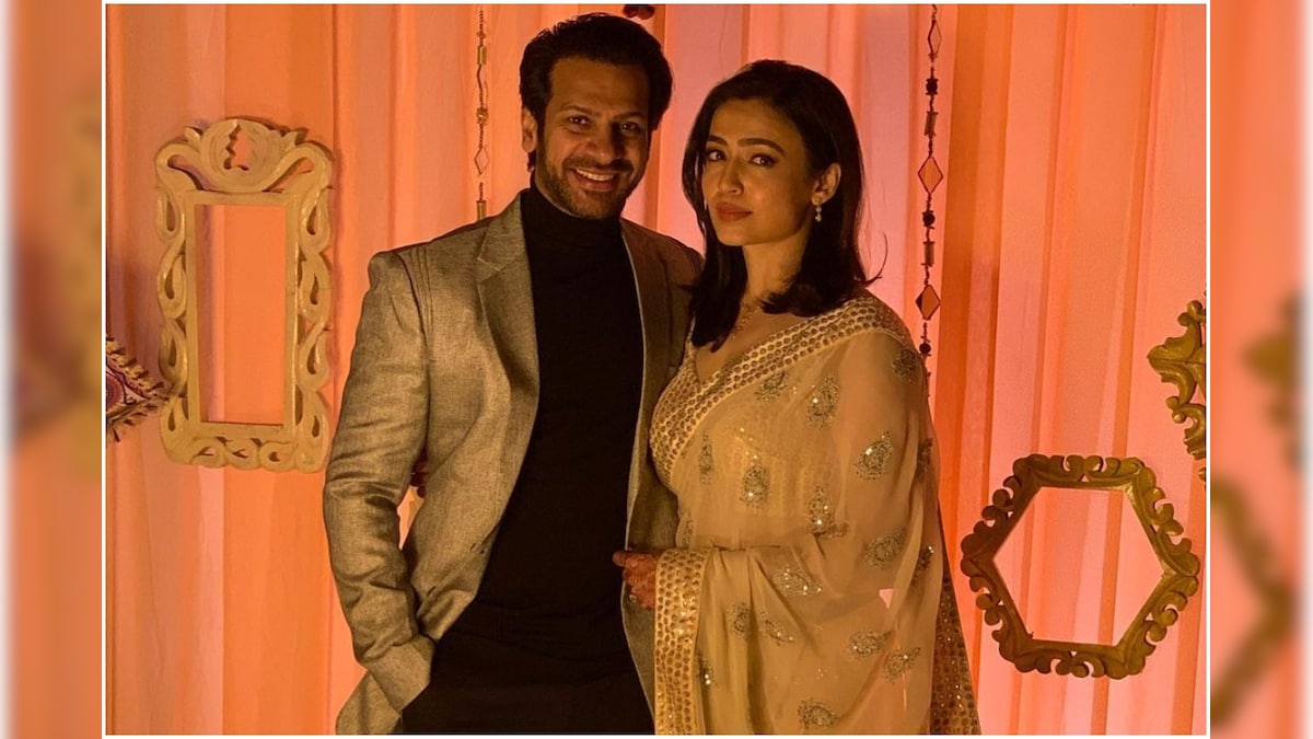 Actors Karanveer Mehra, Nidhi V Seth Tie the Knot in Gurudwara