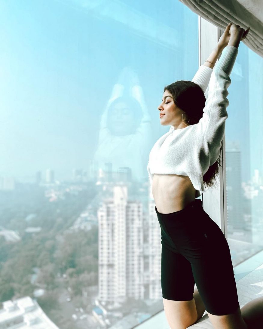 Alaya F Turns On The Heat With Her Toned Abs On Instagram - News18