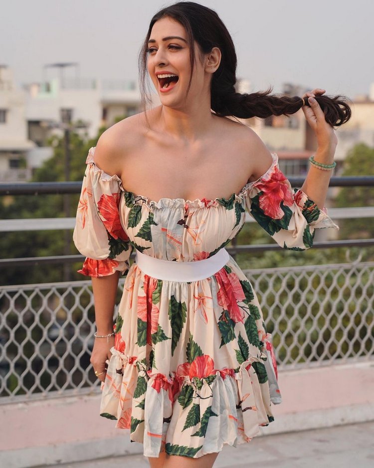 'RX 100' Star Payal Rajput Looks Fiercely Hot in These Photos