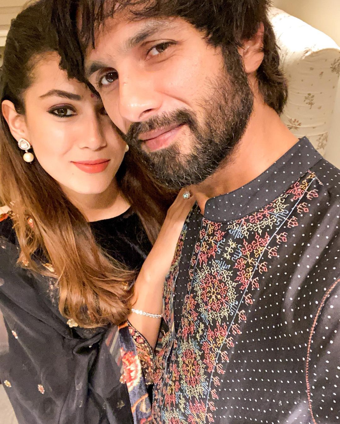 Mira And Shahid Kapoor Give Major Couple Goals, Check Their Adorable ...