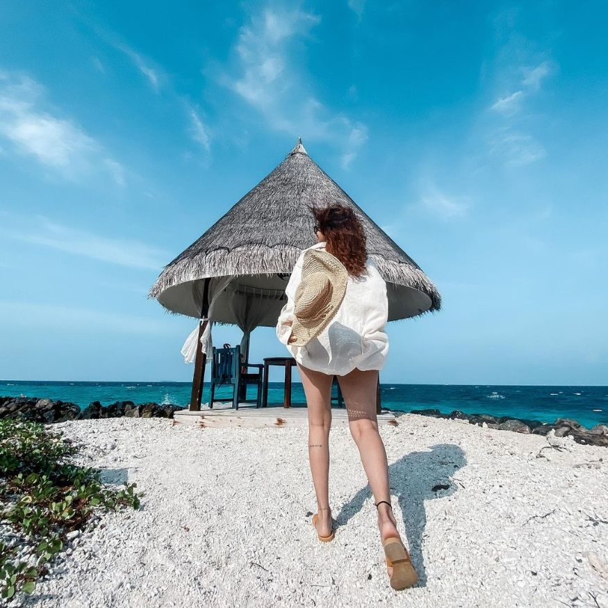 Kishwer Merchant Bares It All in a Gorgeous Holiday Post - News18