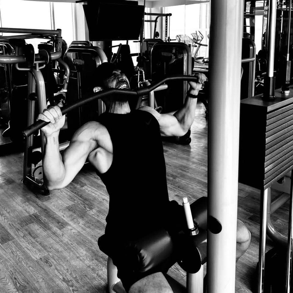 John Abraham's Ripped Body And Insane Workouts Will Motivate You To Hit ...