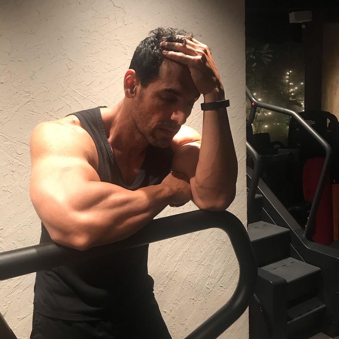 John Abraham's Ripped Body And Insane Workouts Will Motivate You To Hit ...
