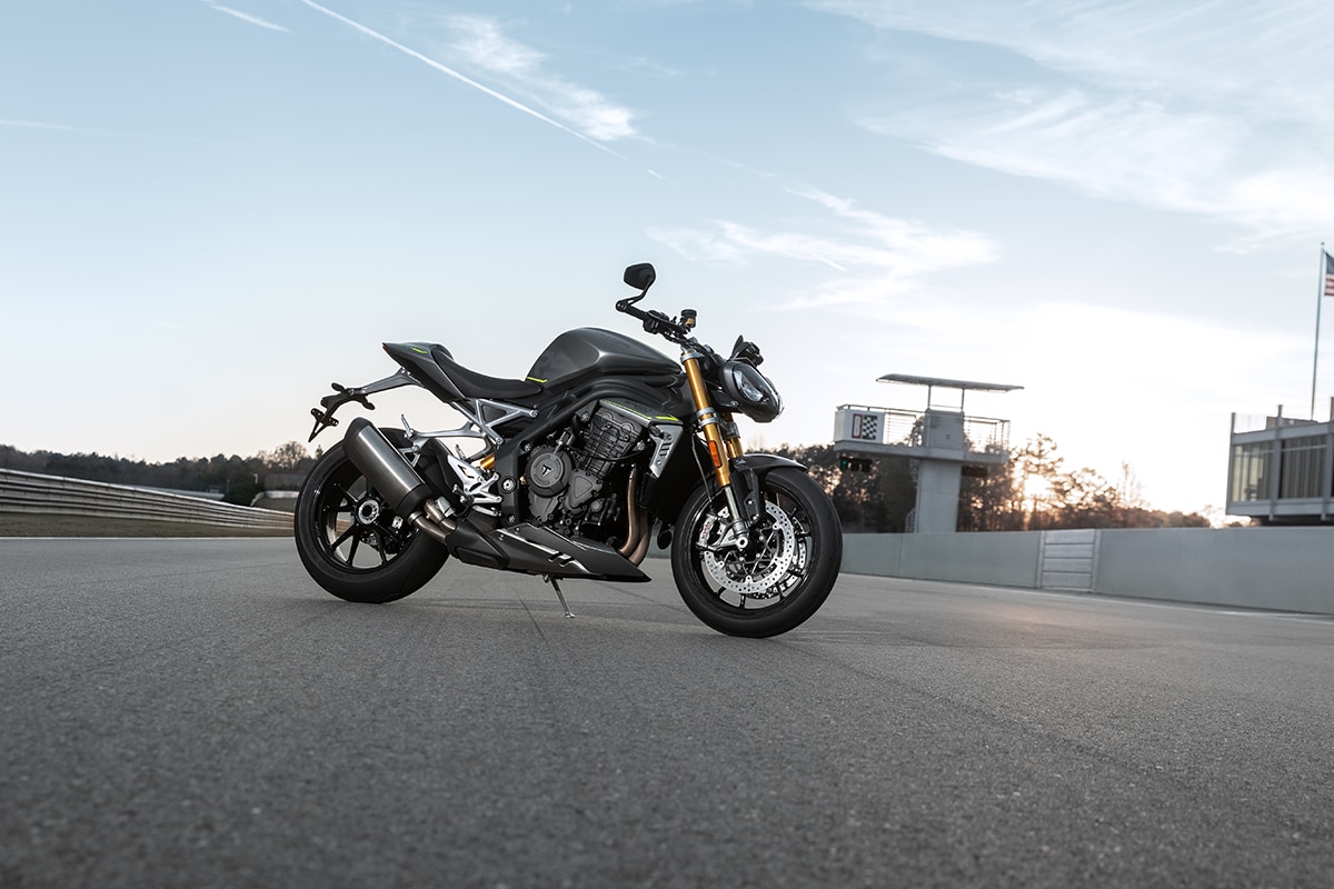 In Pics: Triumph Speed Triple 1200 RS Detailed Image Gallery of Design ...