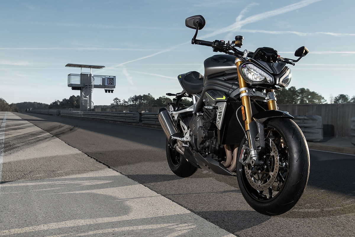 In Pics: Triumph Speed Triple 1200 RS Detailed Image Gallery of Design ...