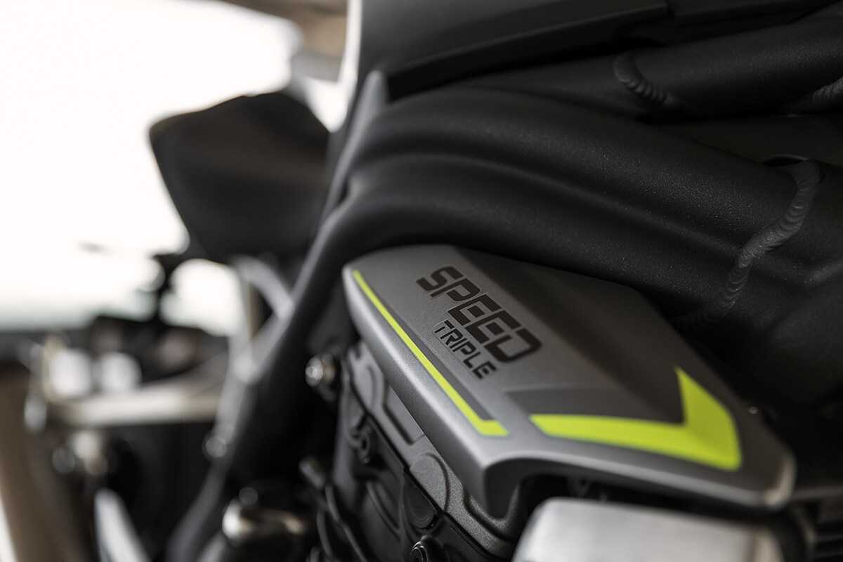 In Pics: Triumph Speed Triple 1200 RS Detailed Image Gallery of Design ...