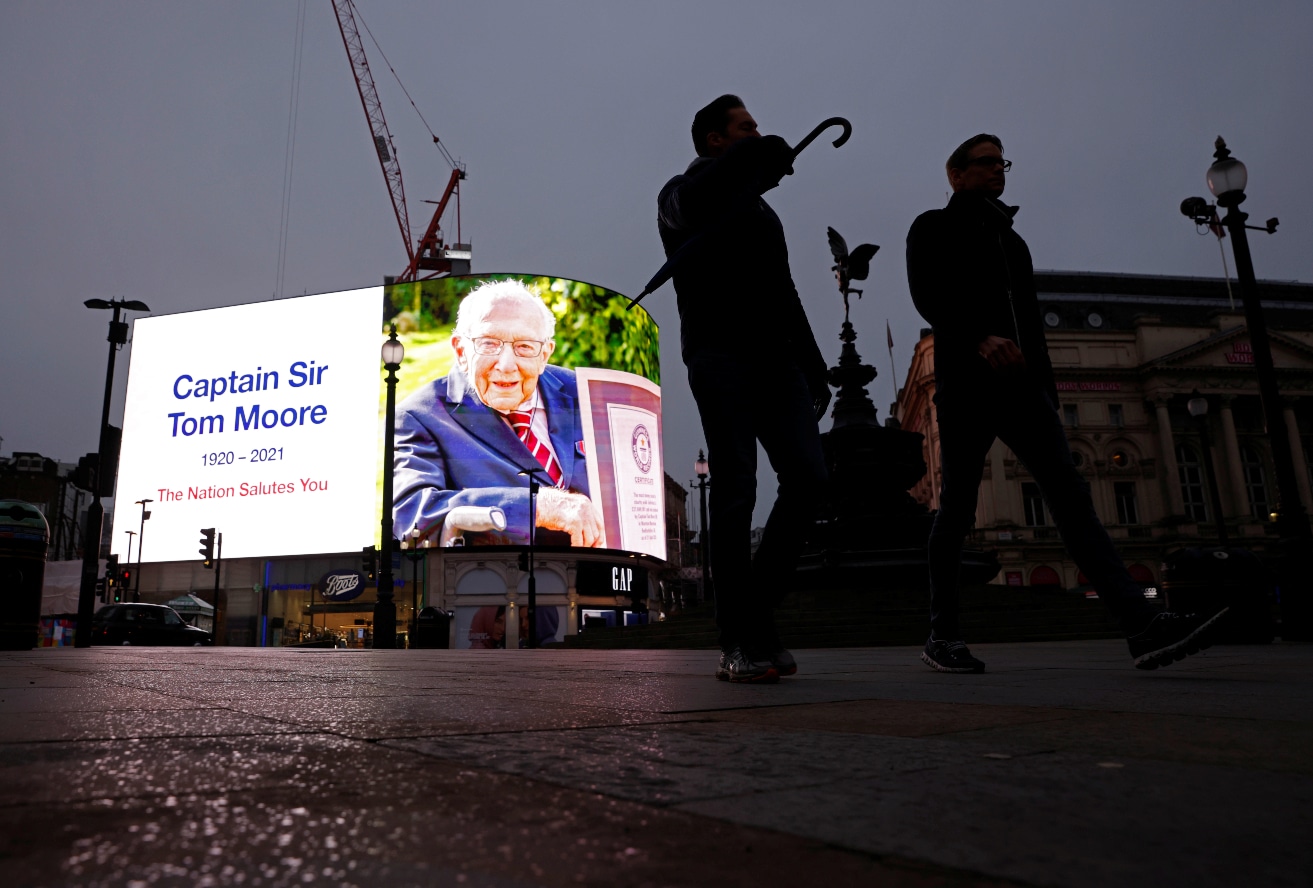 UK Pays Tribute To Covid-19 Pandemic 'Hero' Captain Tom Moore With ...