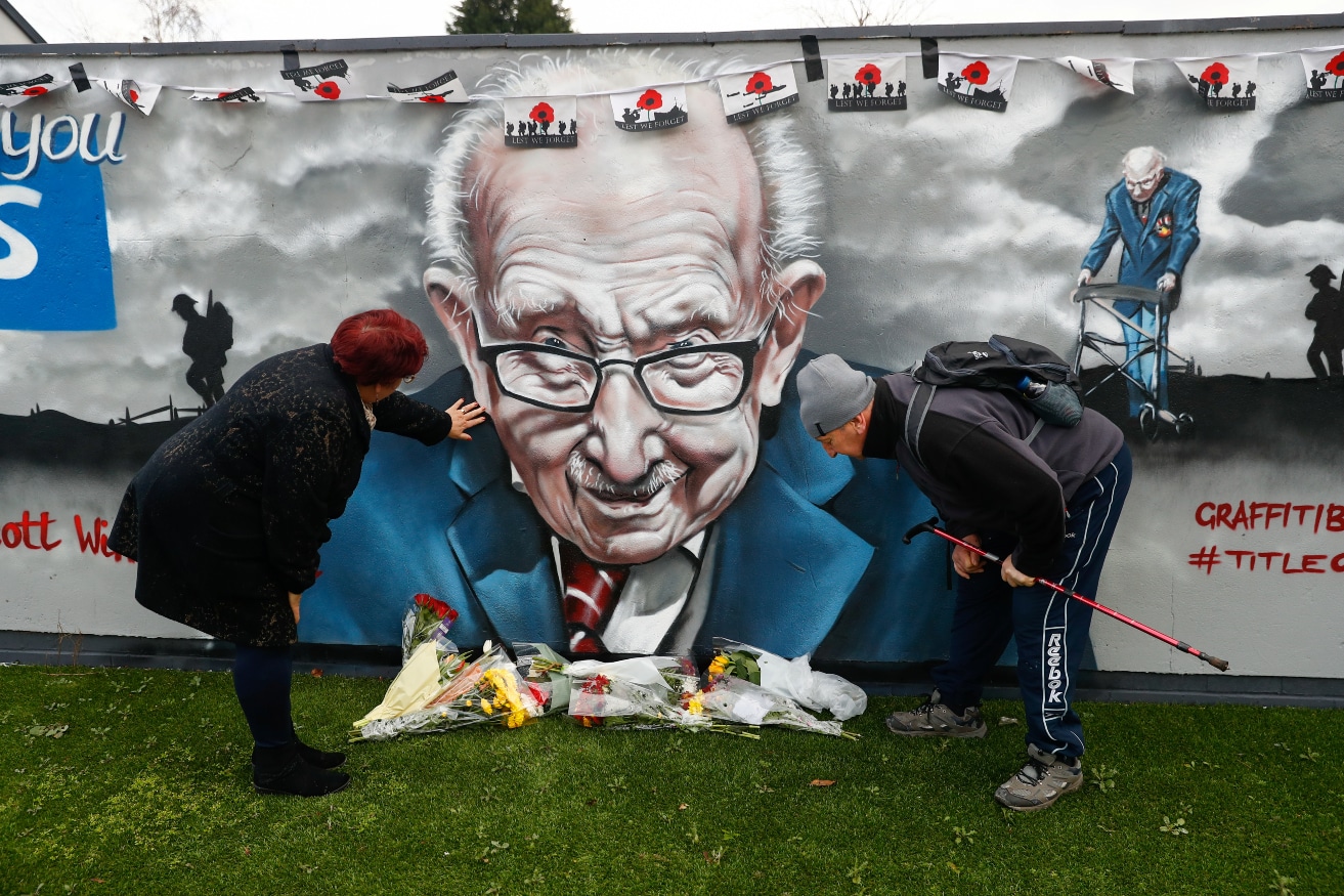 UK Pays Tribute To Covid-19 Pandemic 'Hero' Captain Tom Moore With ...