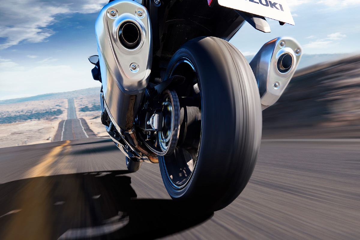 All-New Suzuki Hayabusa Unveiled, Check out the Updated "Dhoom Bike" in ...