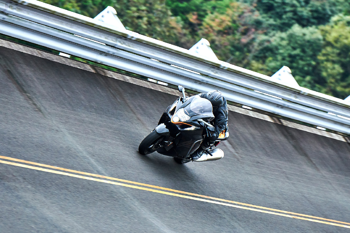 All-New Suzuki Hayabusa Unveiled, Check out the Updated "Dhoom Bike" in ...