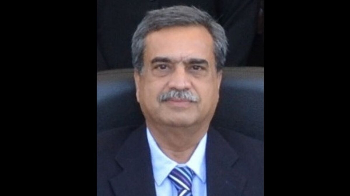 Supreme Court Judge MR Shah Praises PM Modi as 'Popular, Vibrant and ...