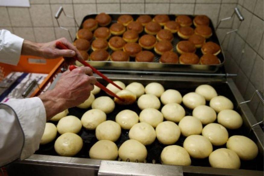 Raspberry-flavoured 'Vaccine'? Swiss Bakery Makes German Doughnuts with ...