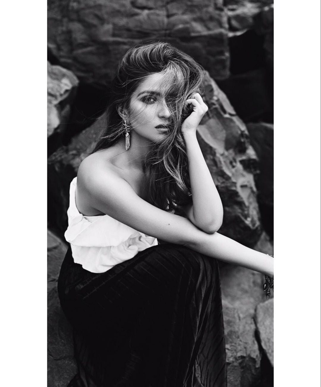 Pranutan Bahl Bowls Fans Over With Her Sensuous Monochrome Photos On Social Media - News18