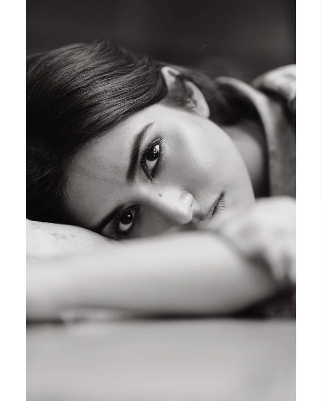 Pranutan Bahl Bowls Fans Over With Her Sensuous Monochrome Photos On Social Media - News18