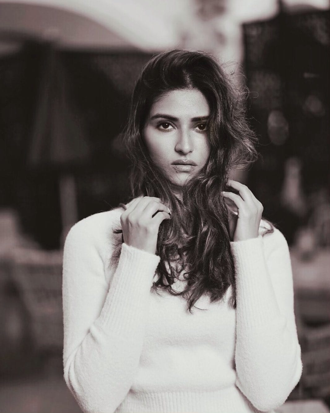 Pranutan Bahl Bowls Fans Over With Her Sensuous Monochrome Photos On Social Media - News18