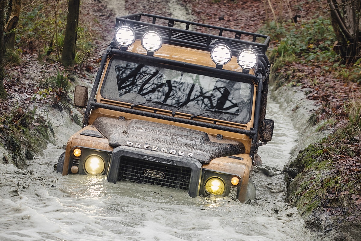 In Pics: Land Rover Classic Defender Works V8 Trophy Detailed Image ...