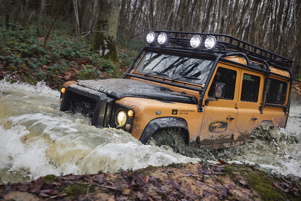In Pics: Land Rover Classic Defender Works V8 Trophy Detailed Image ...
