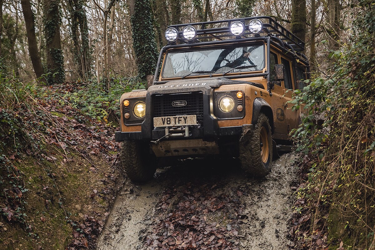In Pics: Land Rover Classic Defender Works V8 Trophy Detailed Image ...