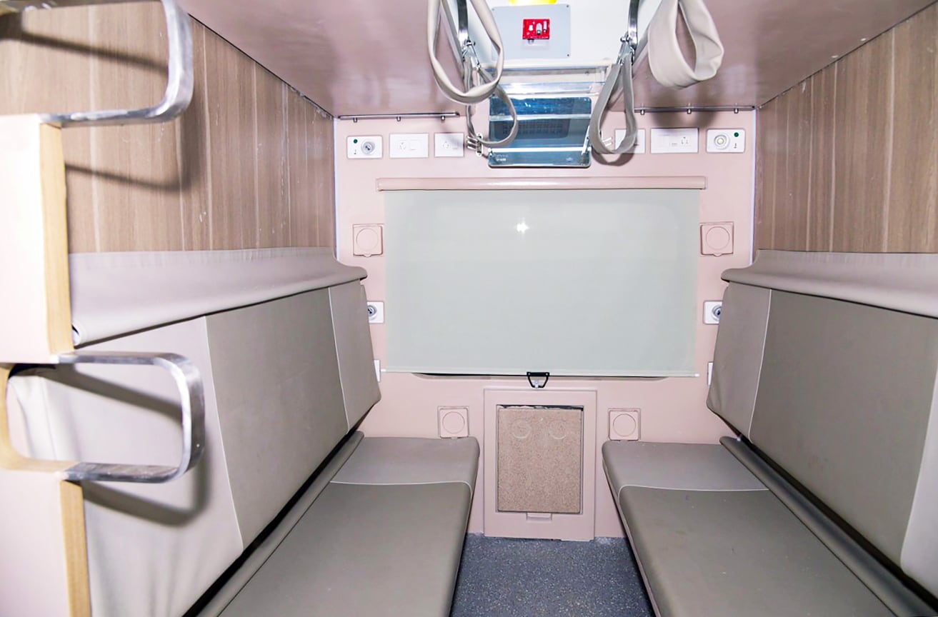 Indian Railways’ First AC-3-tier Economy Coach to Run from Prayagraj to ...