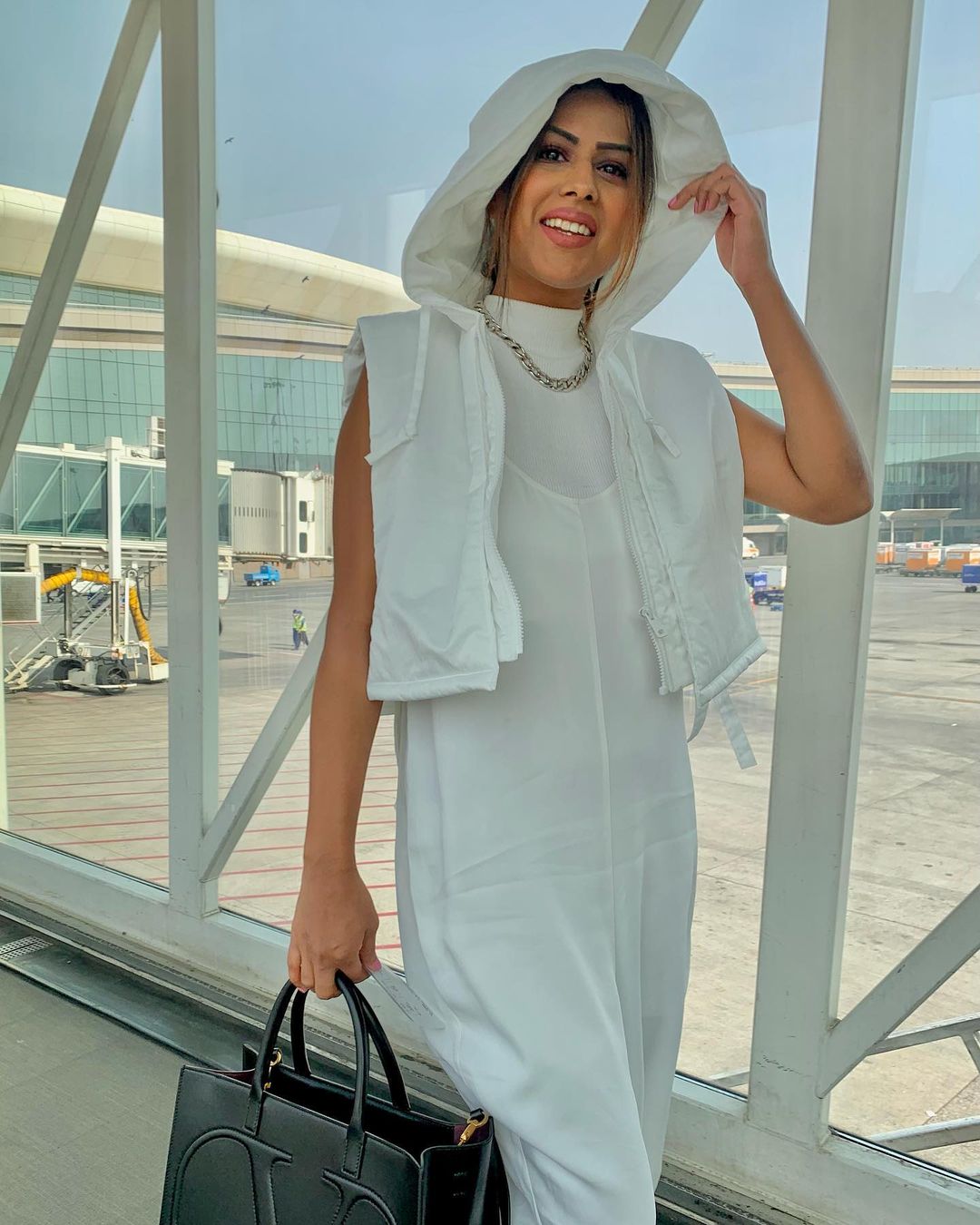 Nia Sharma Is A Sight In White, Looks Hot, Sexy And Sensuous In These ...