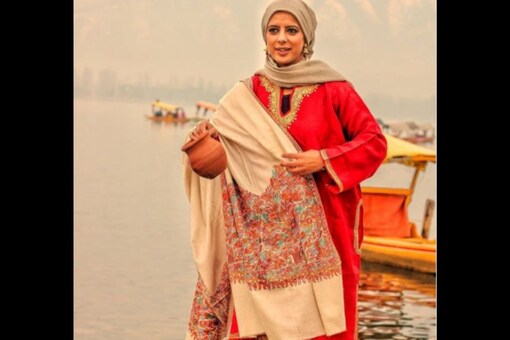 Kashmir's 'Kral Koor' Teams up With Handicrafts Department to Help Revive Pottery in Valley - News18