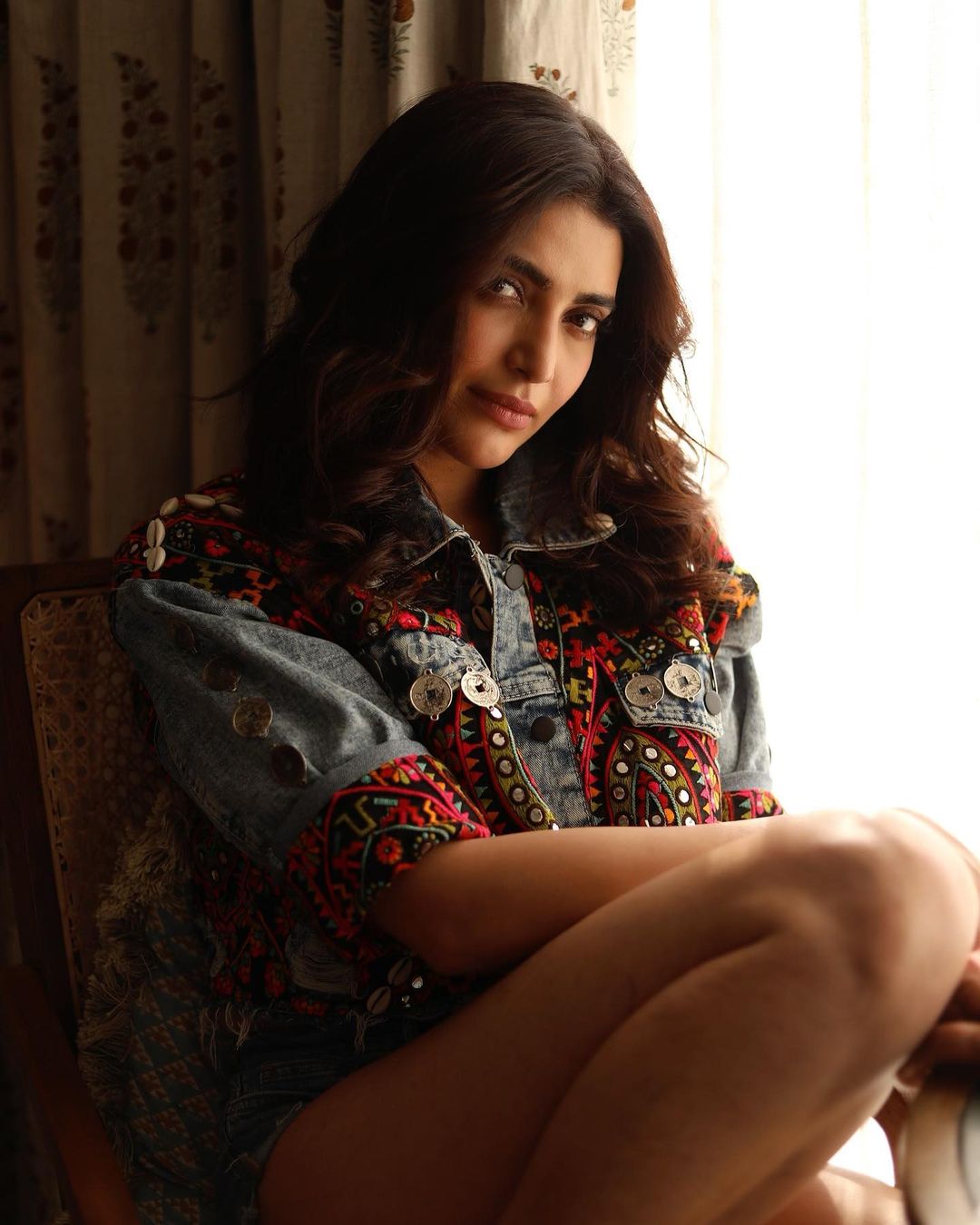 Karishma Tanna Looks Sensational In New Photoshoot, See Her Bold Pics ...