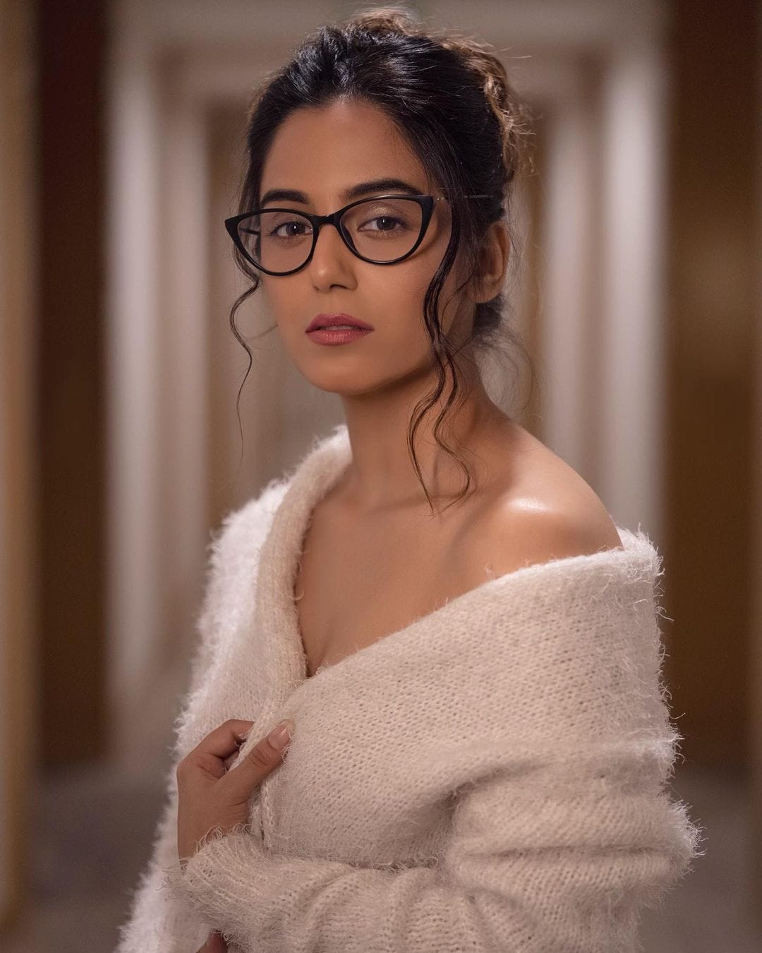 Srishty Rode Sets The Hotness Bar High, See Her Pics You Simply Can't ...