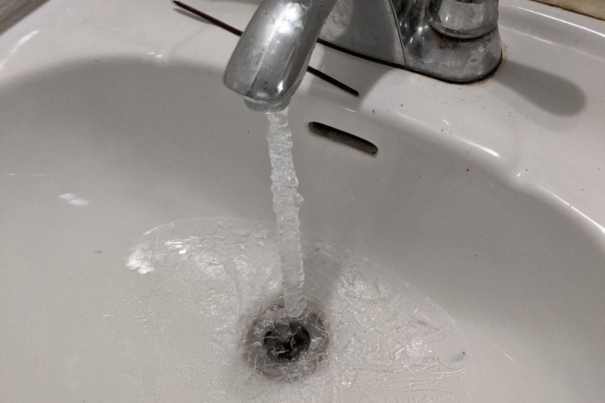 Frozen Toilets to Icicles from Fans: 10 Photos That Show How Cold it is ...