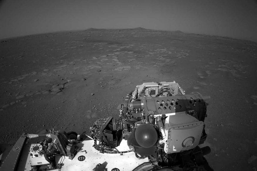 First 'Selfie' to Surreal Photos of Mars Surface, NASA Rover Beams Back ...