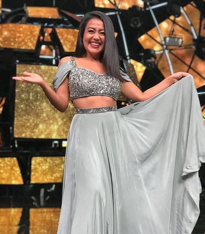 Neha Kakkar's Gorgeous Looks On Leading Reality Show Drives Her Fans ...