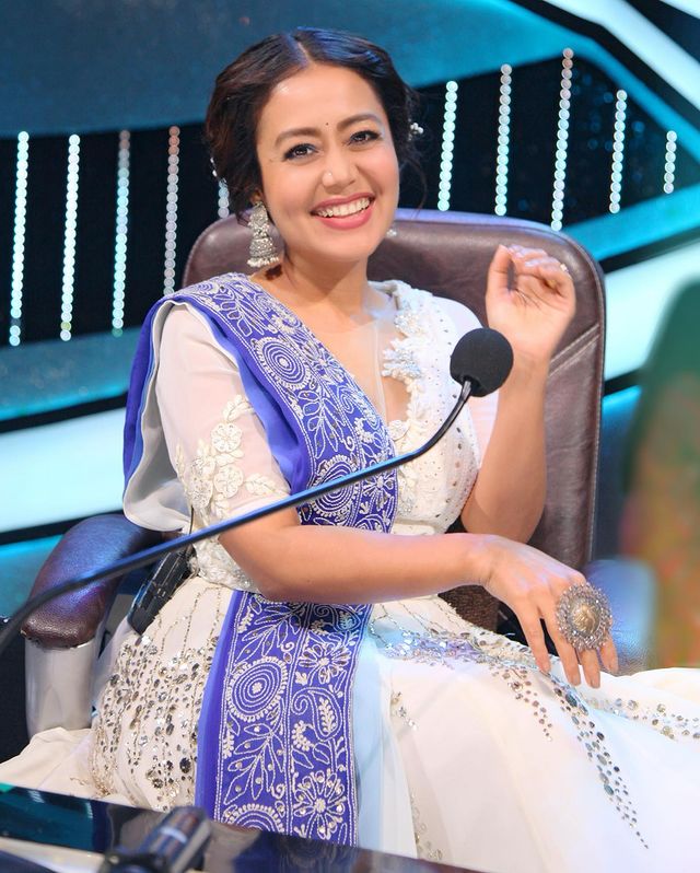 Neha Kakkar's Gorgeous Looks On Leading Reality Show Drives Her Fans ...