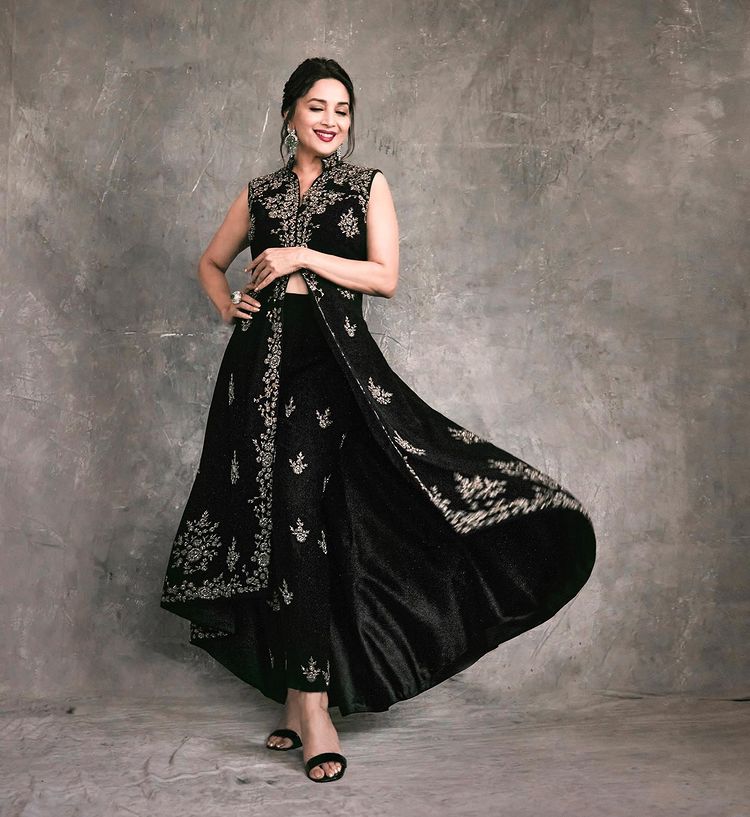 Madhuri Dixit Is An Evergreen Diva, These Pictures Are Proof Of Her ...