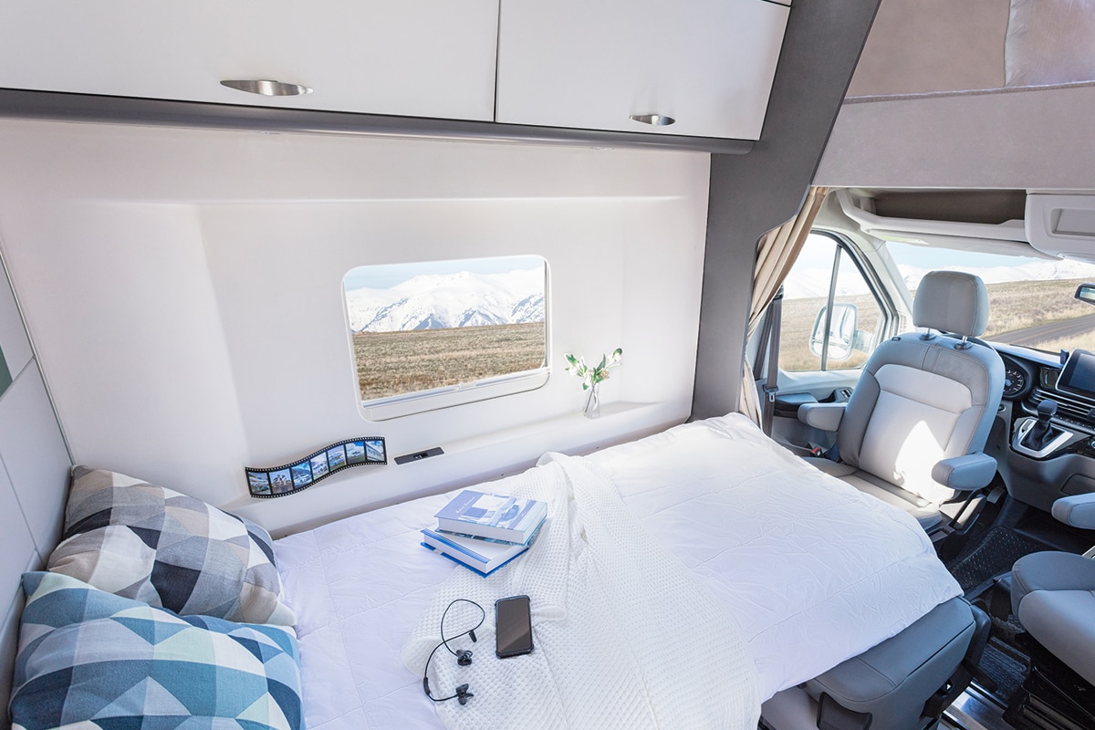 In Pics: SAIC Maxus Life Home V90 Villa Edition RV, A Two-Storey Luxury ...