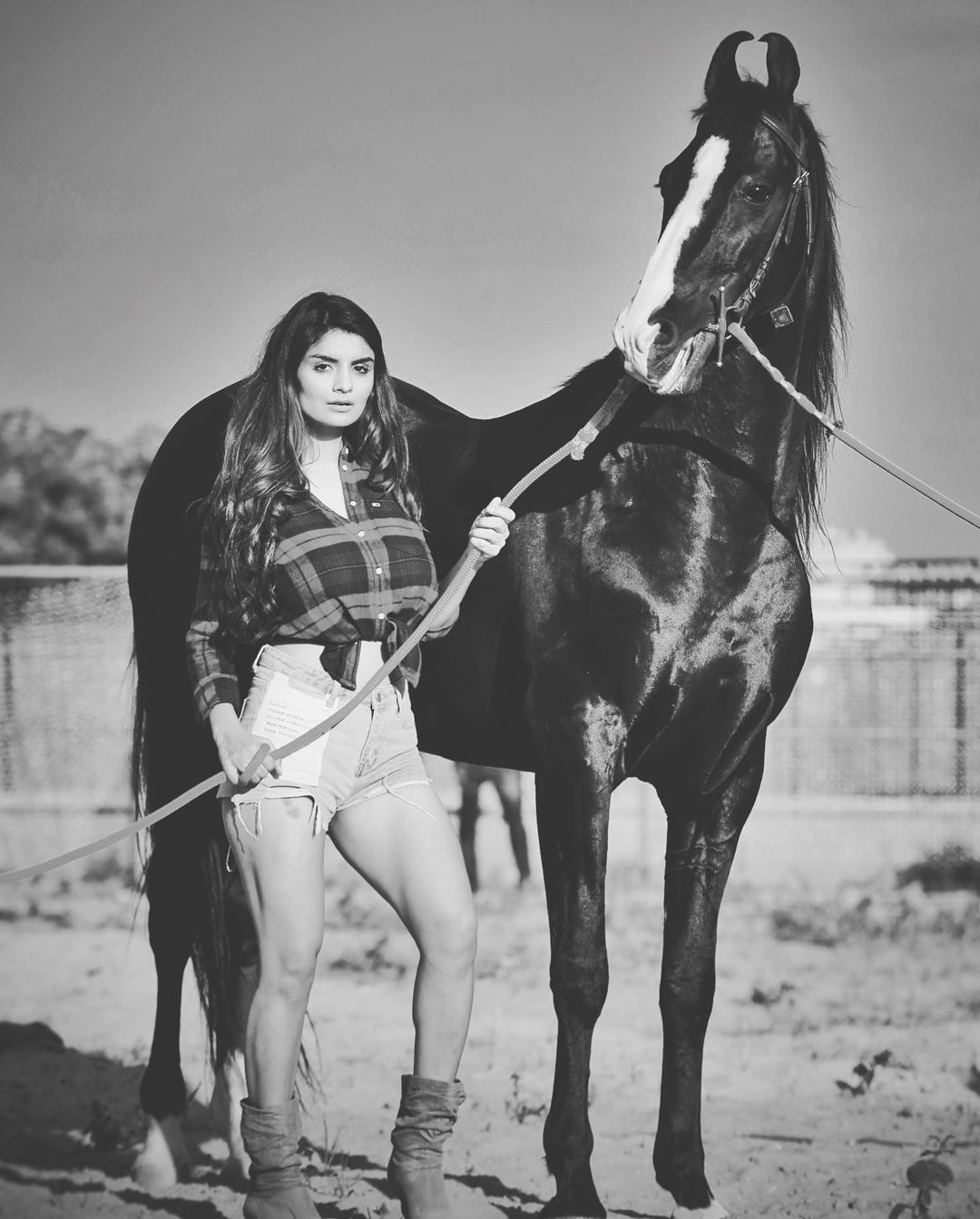 Anveshi Jain's Bold Photos Set Internet On Fire, See The 'Gandi Baat ...