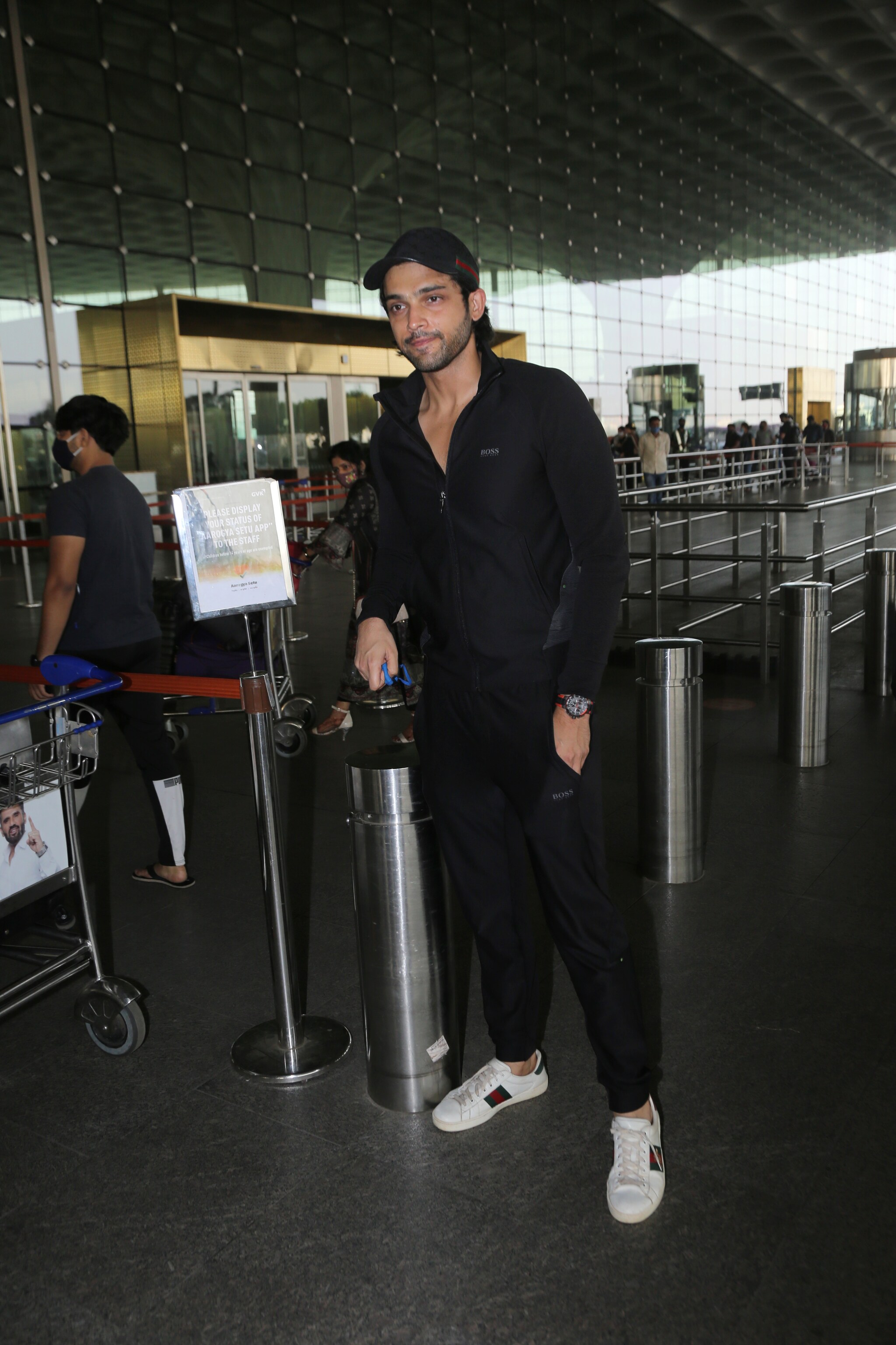 Sara Ali Khan, Kiara Advani, Tara Sutaria Among Celebrities Spotted Out ...