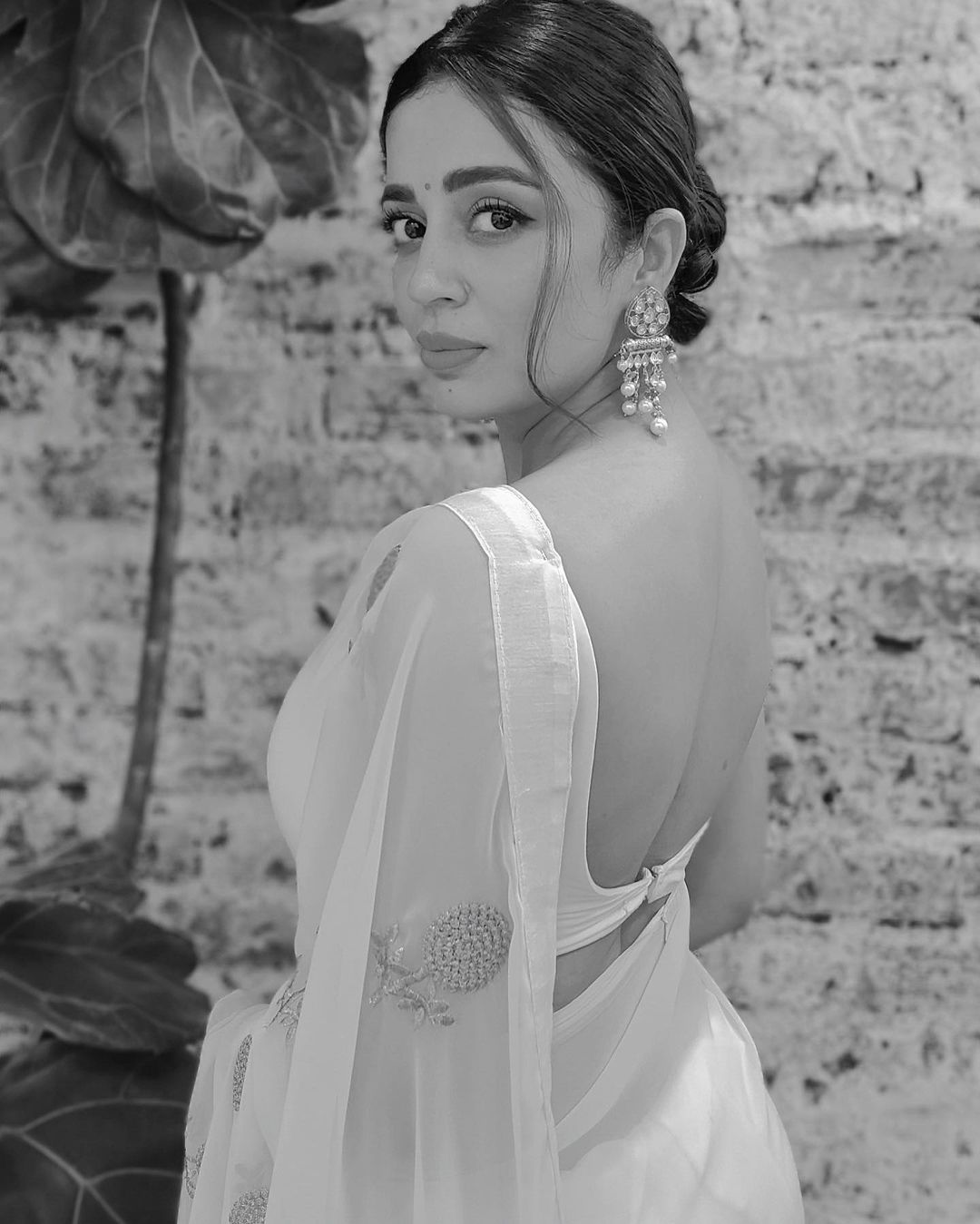 Nehha Pendse of 'Bhabiji Ghar Par Hain!' Fame Oozes Hotness In White ...