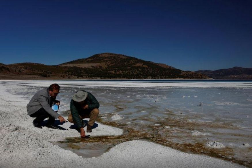 Mars on Earth? This Lake in Turkey May Contain Clues About Life on the ...