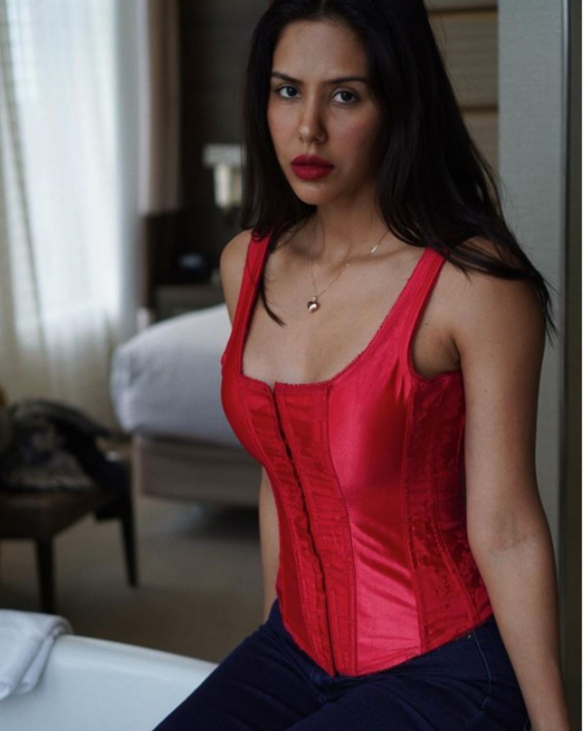 Sonam Bajwa Looks Lustrous In Latest Photoshoot Check Out Divas Hot