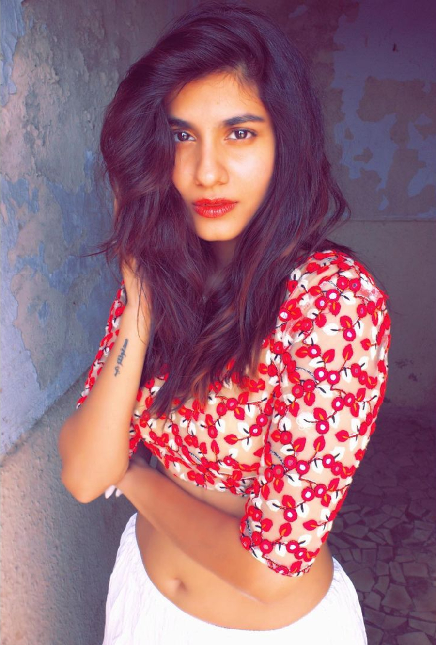 Shreya Dhanwantry Amps Up Social Media Game With Sultry Pictures On ...