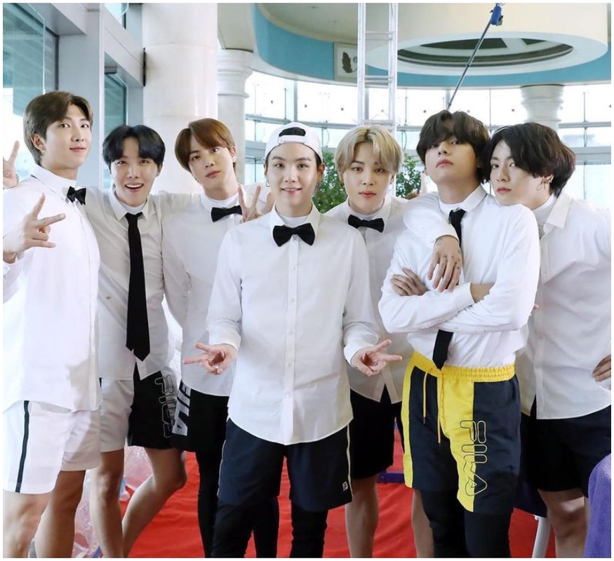 Shirtless Kim Taehyung, Jeon Jungkook's Biceps and More Epic Moments ...