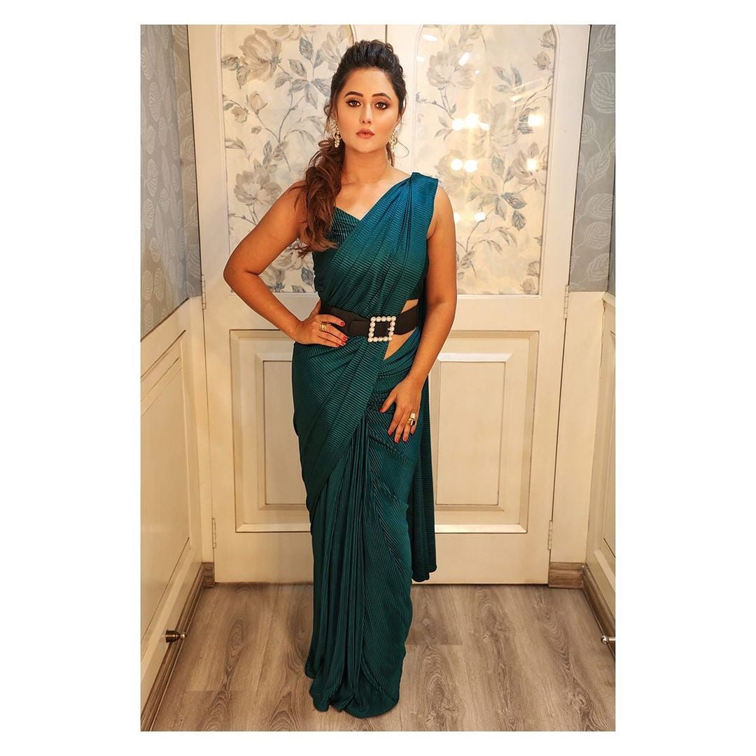 Rashami Desai Goes Bold In Sensual Black Dress, See Her Oozing Oomph In ...