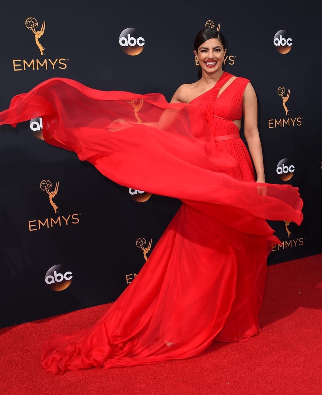 Priyanka Chopra Sizzles In Semi-Sheer D&G Gown, Check Out Her Most ...