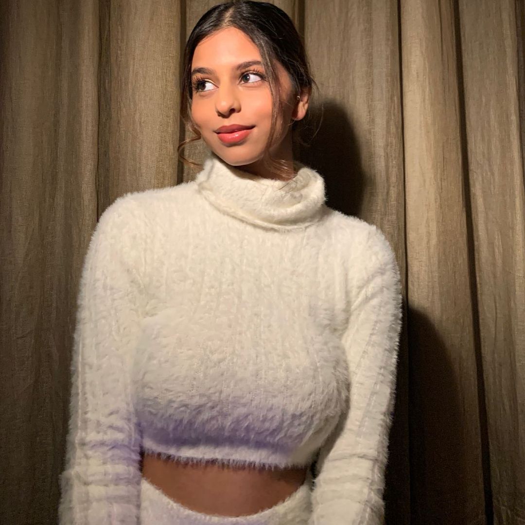 Suhana Khan Stuns In Sexy Green Bodycon Dress As She Turns 21 Take A