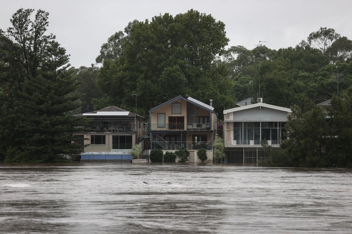 Heavy Rain, Flash Flooding Forces Parts of Sydney to Evacuate; See Pics ...