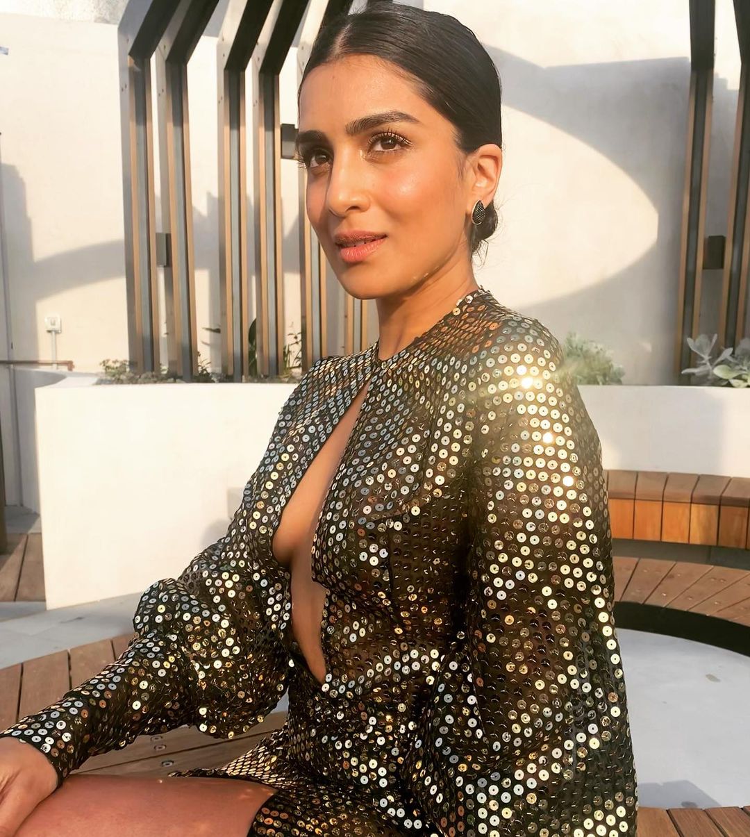 Pallavi Sharda's Deep Plunging Neckline In Shimmery Gown Will Leave You ...