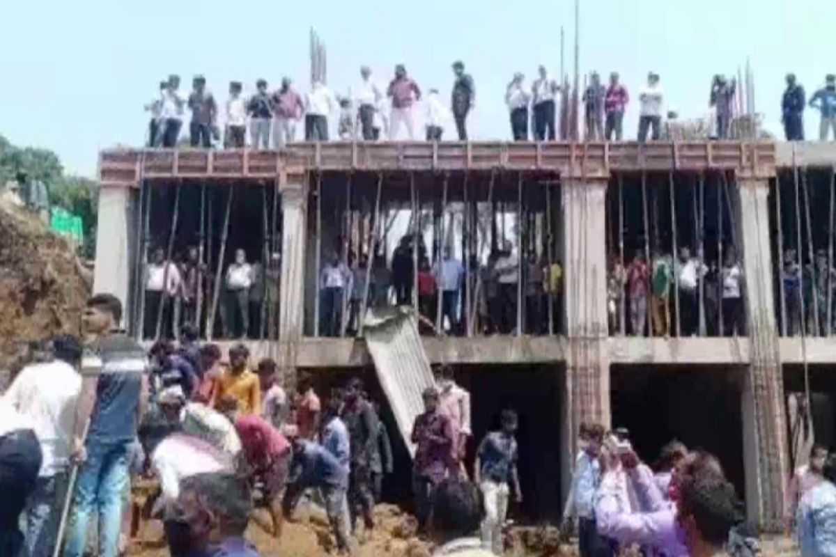 Gujarat: Four Killed, Two Rescued After Under-construction Building ...
