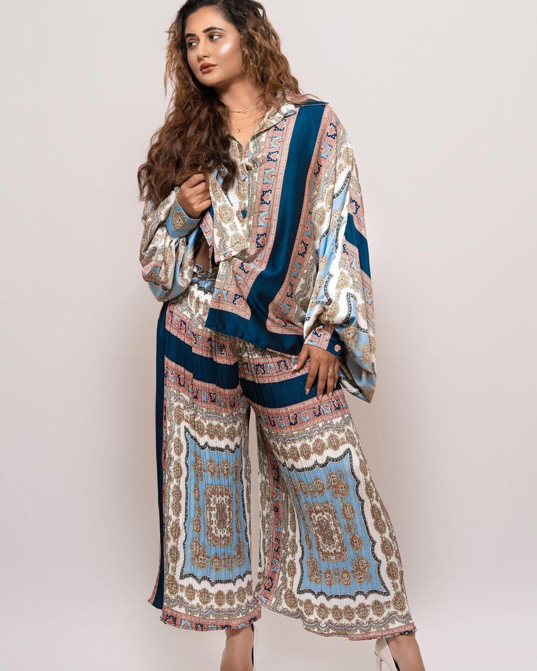 Rashami Desai Raises Temperature With Her Bold Photoshoot, See The Diva ...